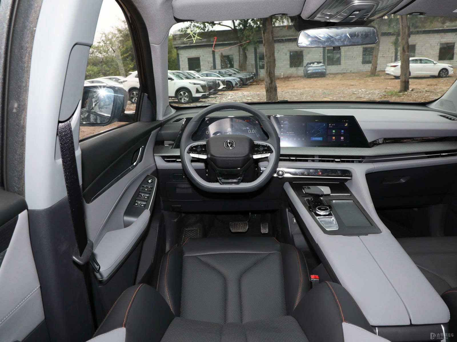 长安cs75 Plus内饰实拍高清大图 长安cs75 Plus 2022款 第二代 1 5t 自动豪华型星夜黑灰第2张图片大全 太平洋汽车