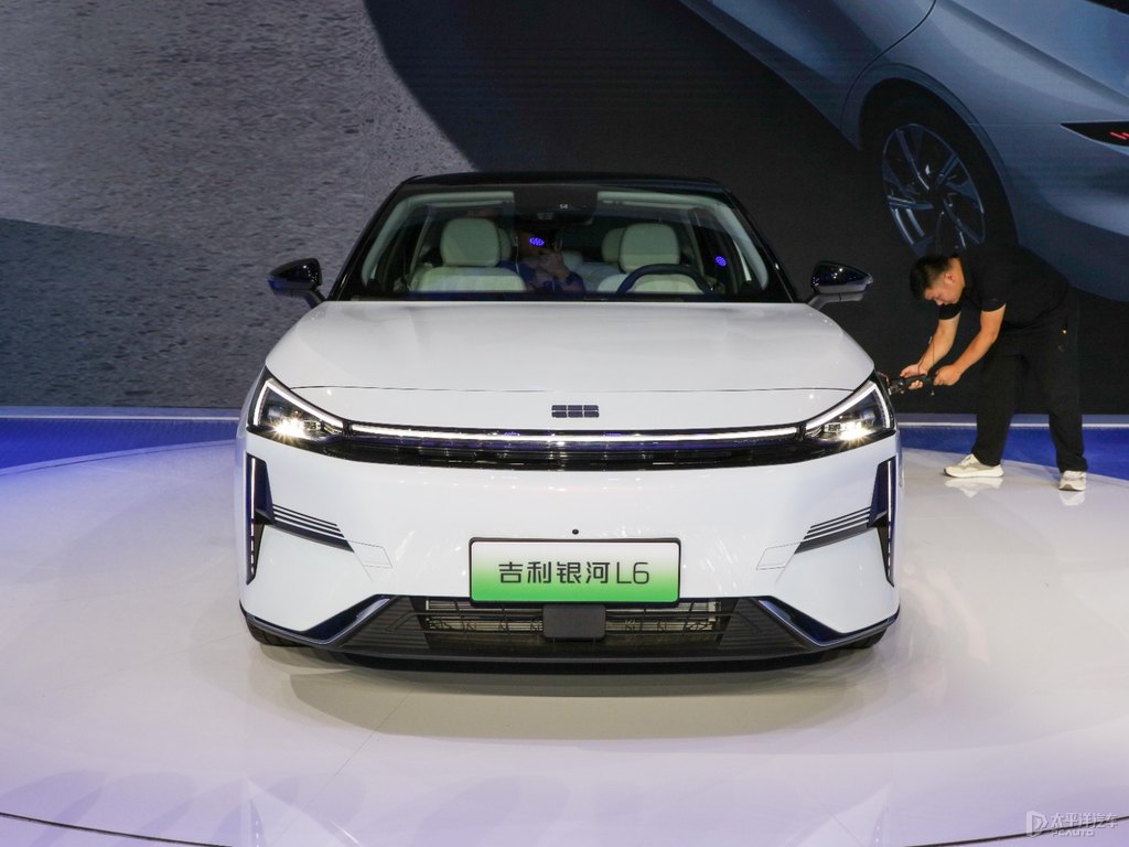 银河炫彩白银河l6整车外观外观图片 银河l6 2023款 125km 星舰 7754769 太平洋汽车网